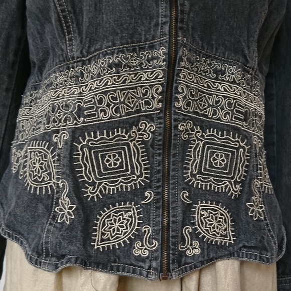 Bandolino | Jackets & Coats | Bandolino Embroidered Denim Jacket Size 4 ...